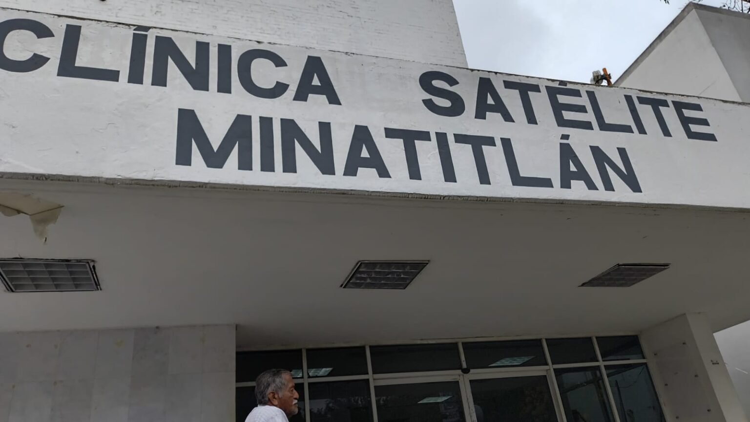 ¡CLÍNICA MINATITLÁN PEMEX: DERECHOHABIENTE EXIGE MEDICAMENTOS A PUNTA ...